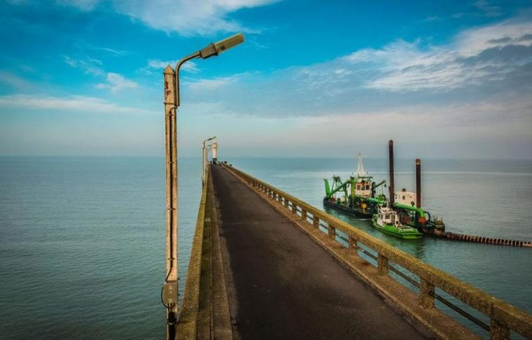 Floating hoses Dredge line components for Port or Harbour Construction ...